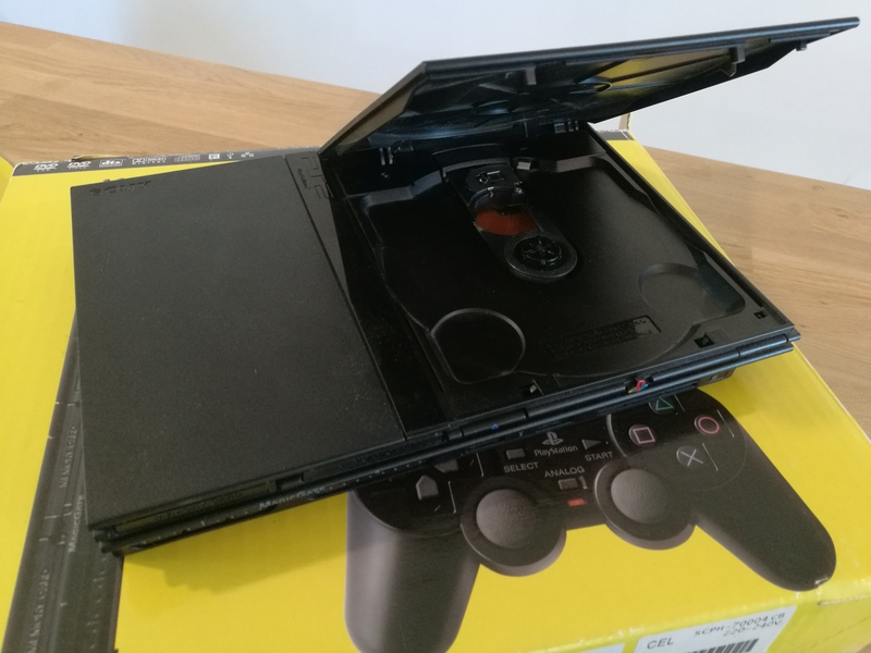 [VTE/ECH]Lot PS2, Notice Zapper gris FRA-1 Deluxe Set...!!