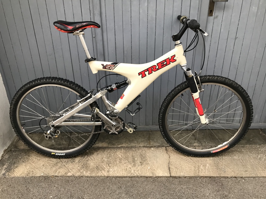TREK Y 22