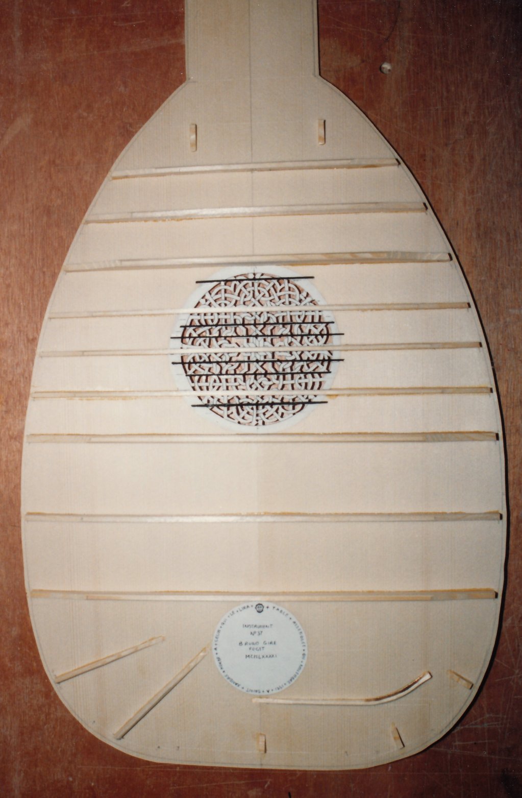 Fabrication d'instruments de musique anciens