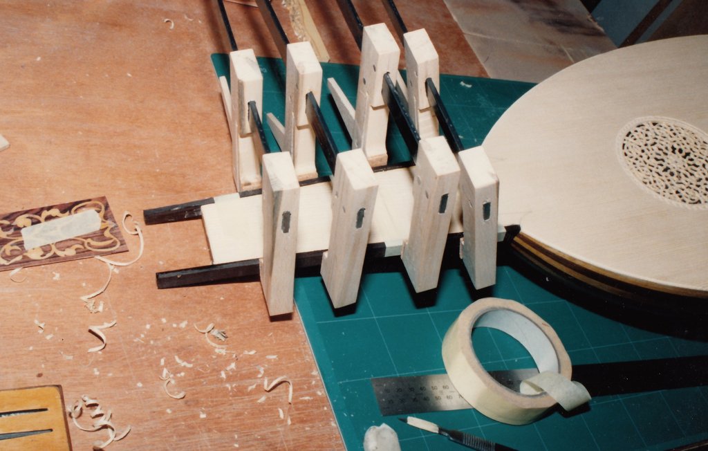 Fabrication d'instruments de musique anciens