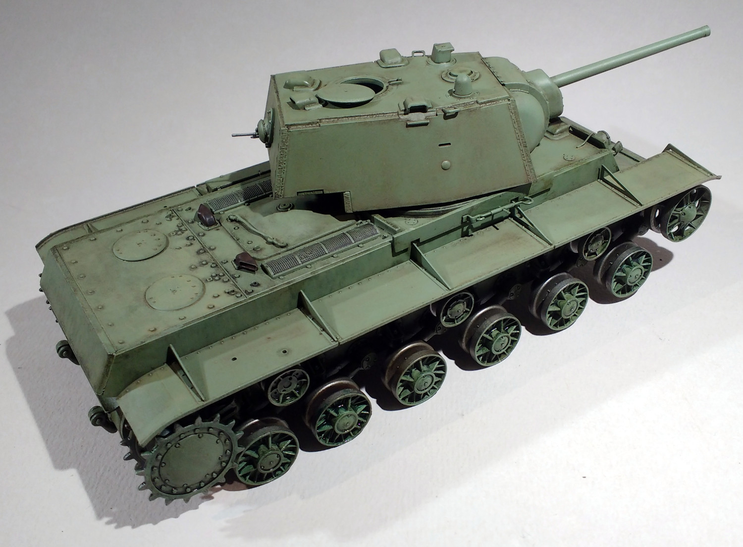 KV1 modèle 1942 (Trumpeter 1/35)
