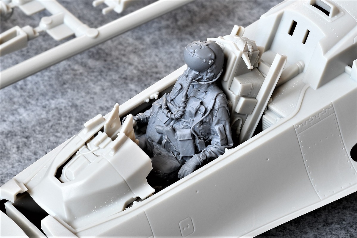 new modern USAF seated pilot by reedoak - Vendors Board - Large Scale ...