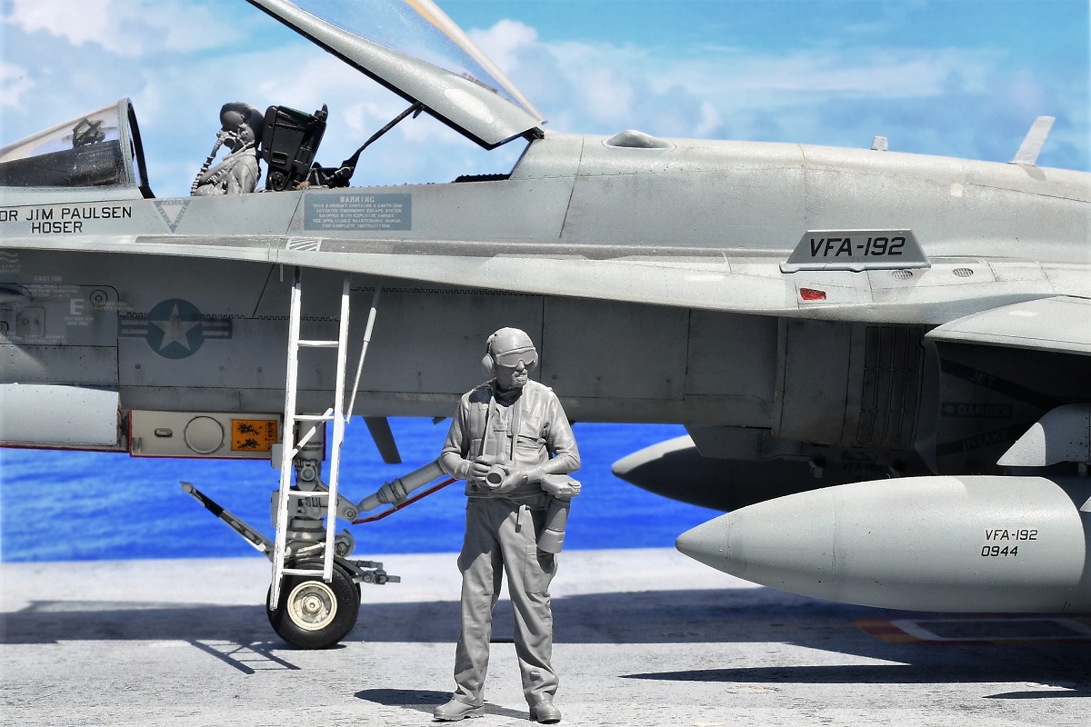new US Navy flight deck photographer by Reedoak - Jet Modeling - ARC ...