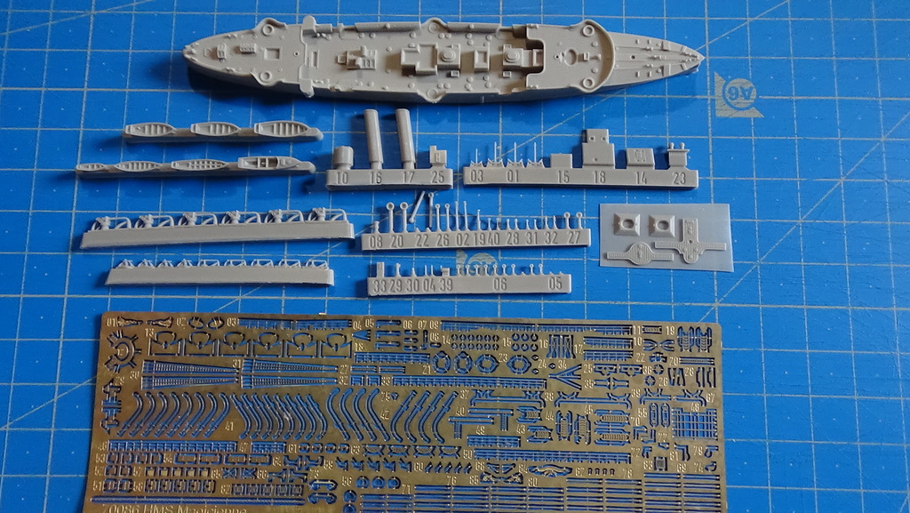 HMS Magicienne, croiseur britannique de deuxième classe/ Royal Navy ...