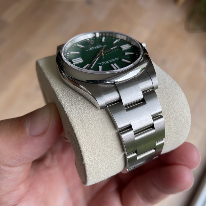 Coin des Affaires - Rolex Oyster Perpetual 41 - cadran vert - full set
