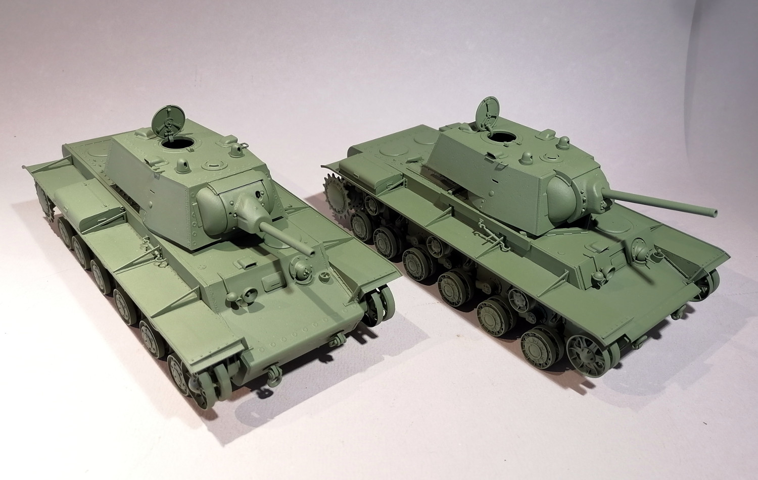 KV1 mod 41 précoce : Tamiya face à Trumpeter 1/35
