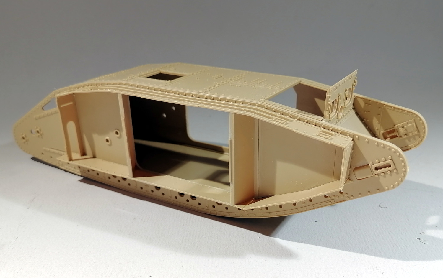 Encore un MarkIV de Takom au 1/35! Takom ref 2076