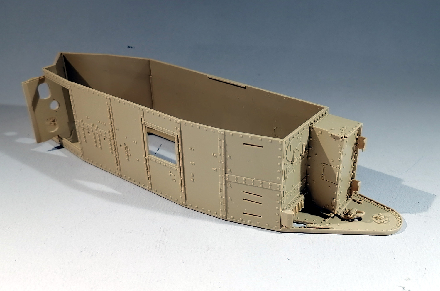 Encore un MarkIV de Takom au 1/35! Takom ref 2076