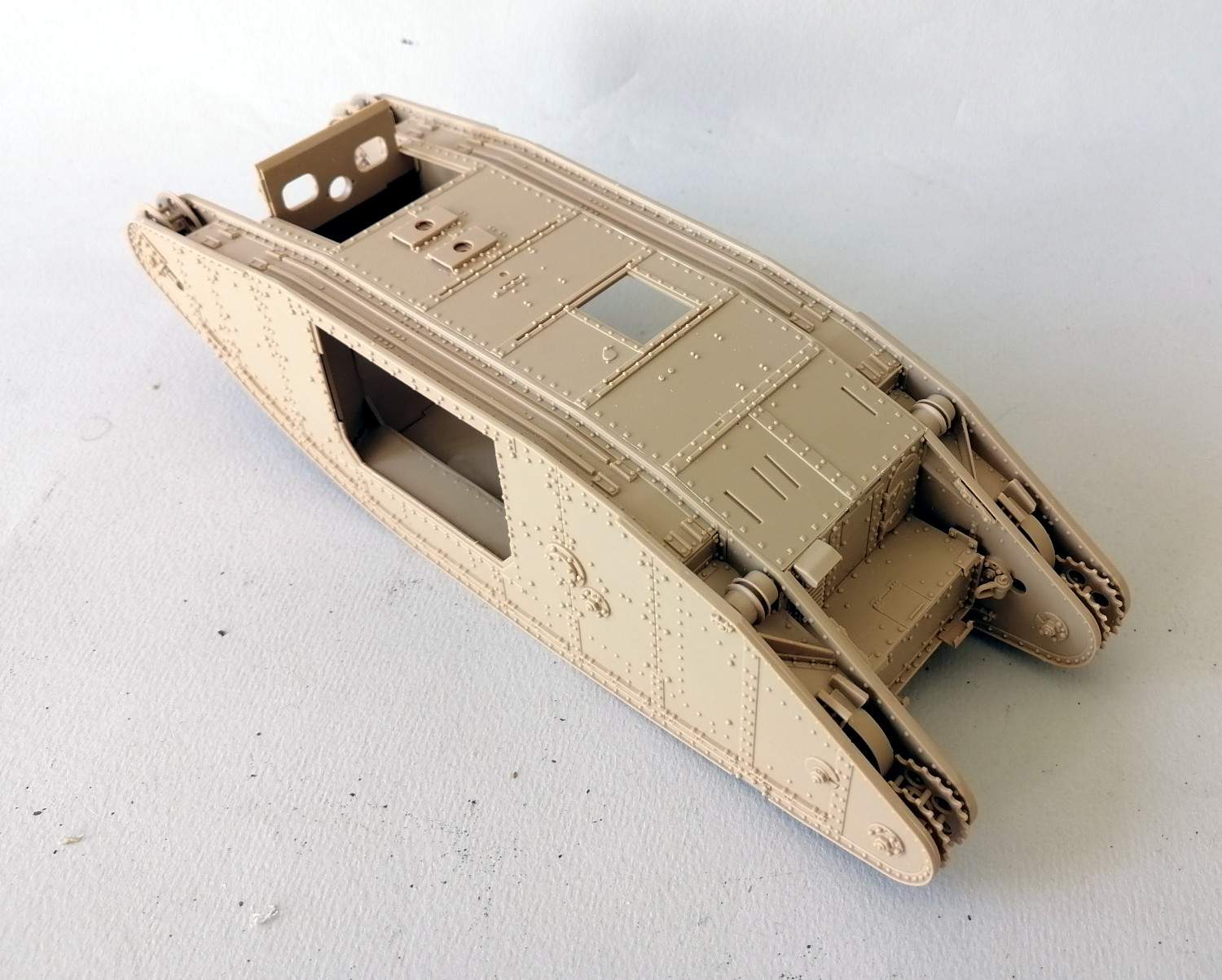 Encore un MarkIV de Takom au 1/35! Takom ref 2076