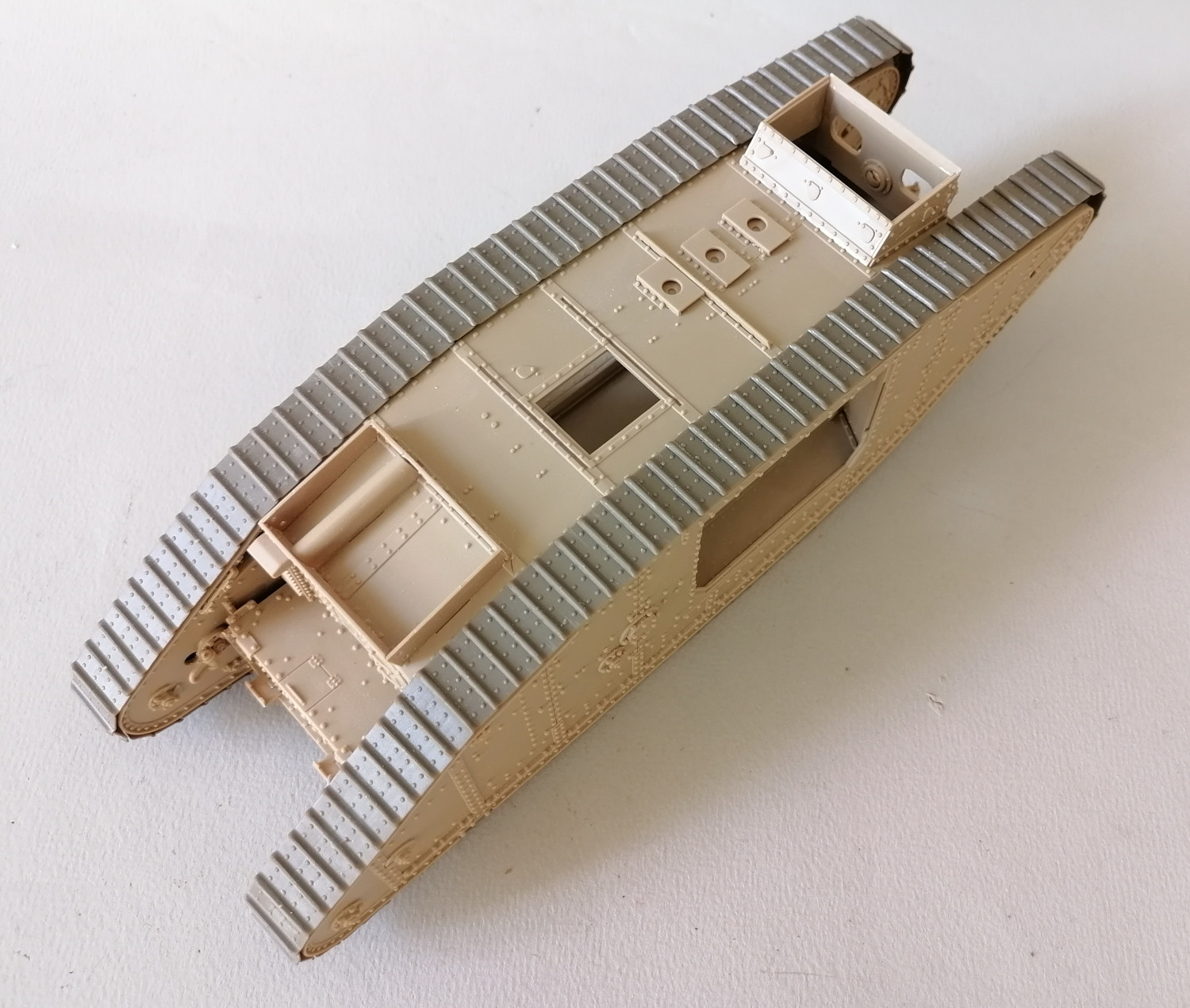 Encore un MarkIV de Takom au 1/35! Takom ref 2076