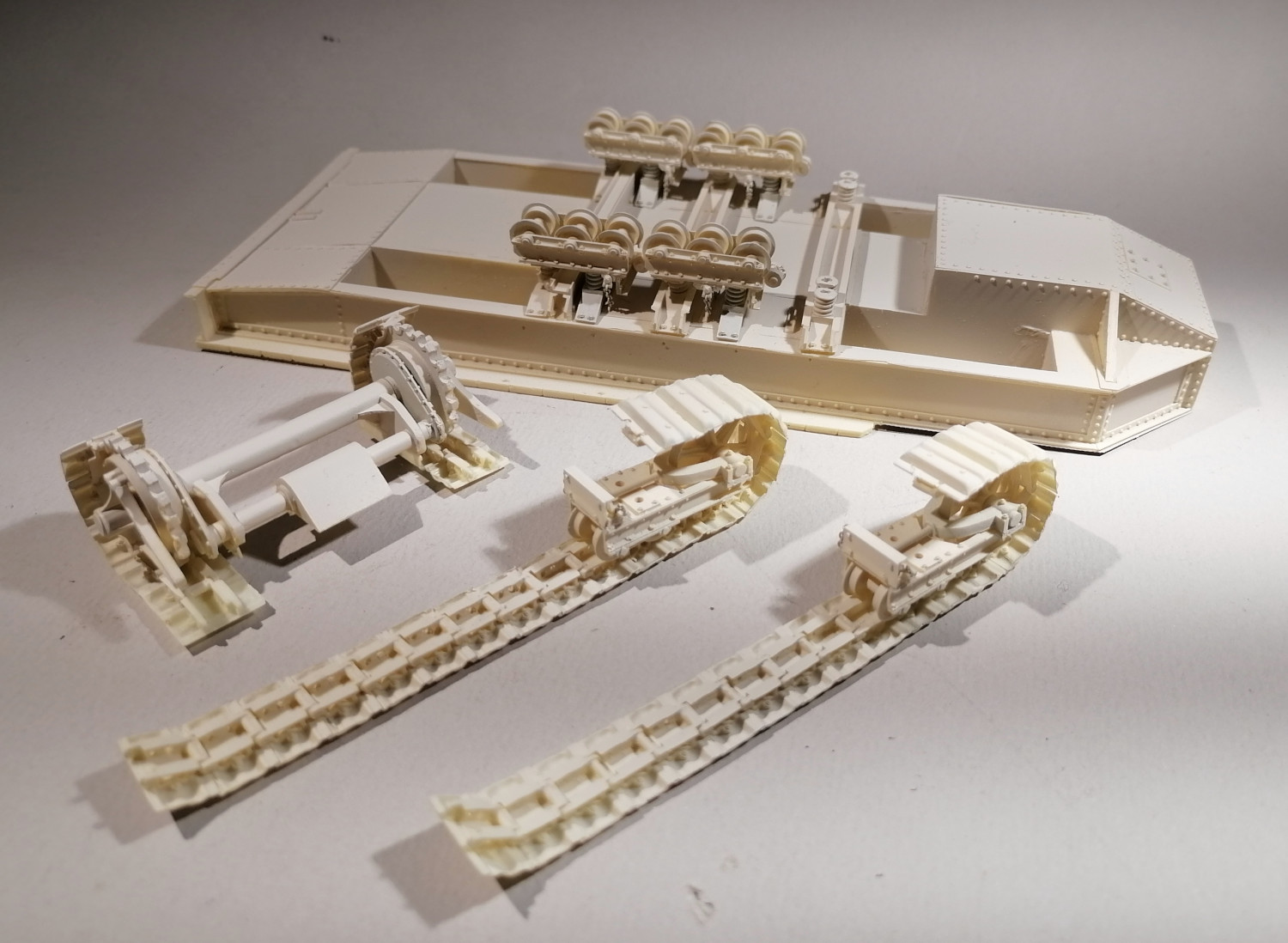 [U-MODELS] Tracteur porteur RENAULT FB Réf UM482