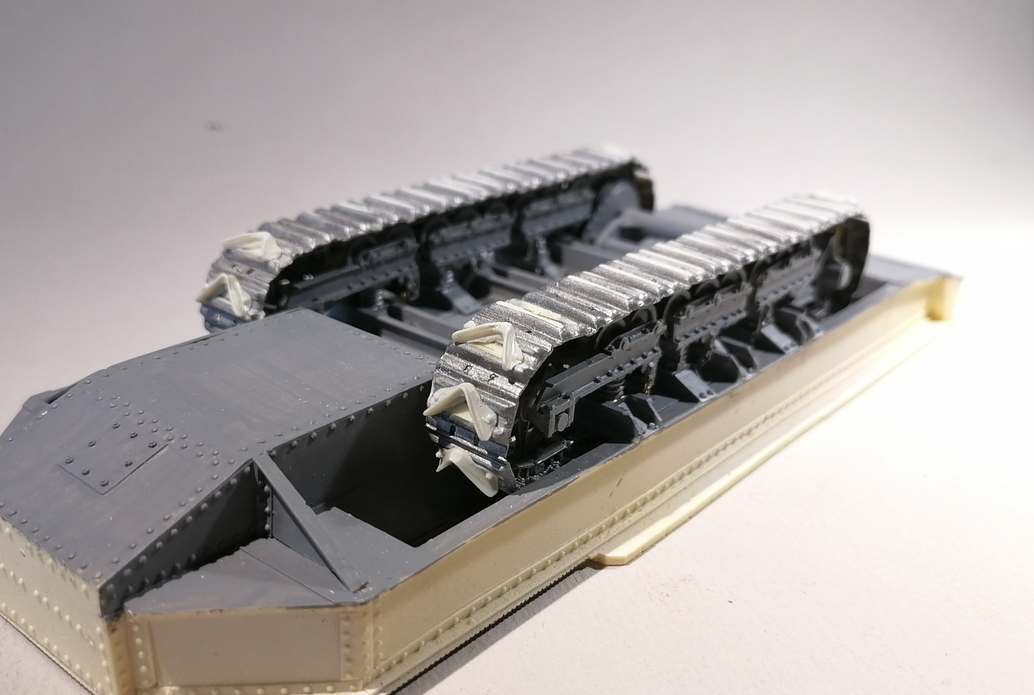 [U-MODELS] Tracteur porteur RENAULT FB Réf UM482