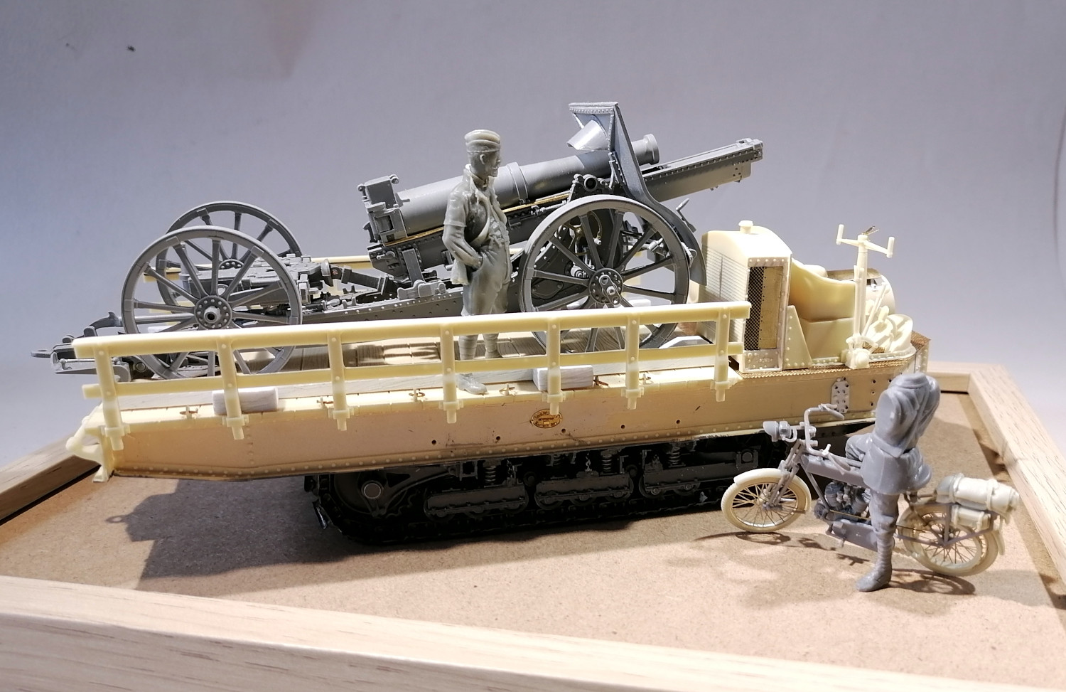 [U-MODELS] Tracteur porteur RENAULT FB Réf UM482