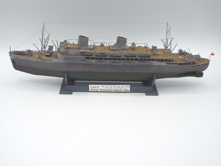 * 1/500 HMS Batory Mirage - Page 2