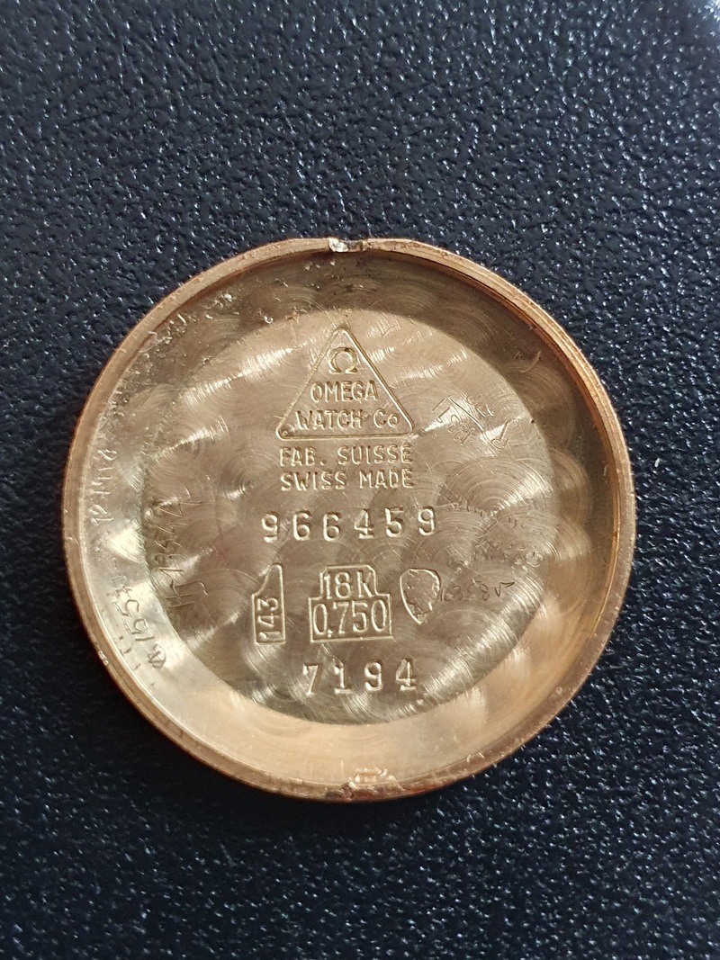 Coin des Affaires - Omega Femme vintage tout Or 18k.