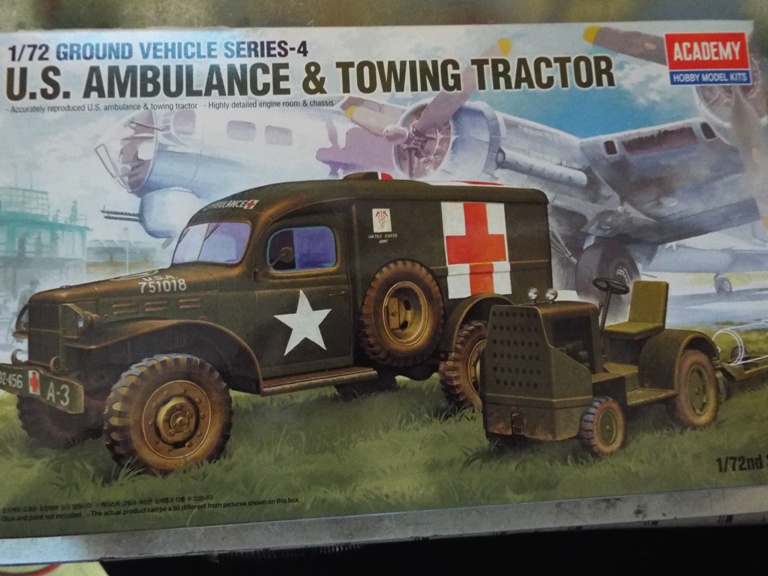 * 1/72 Dodge ambulance Academy