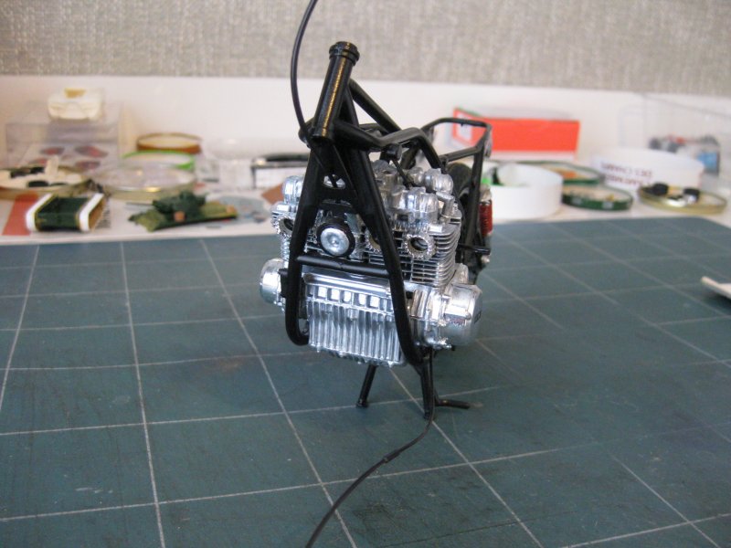 Kawasaki 1000 Godier Genoud - Heller 1:8