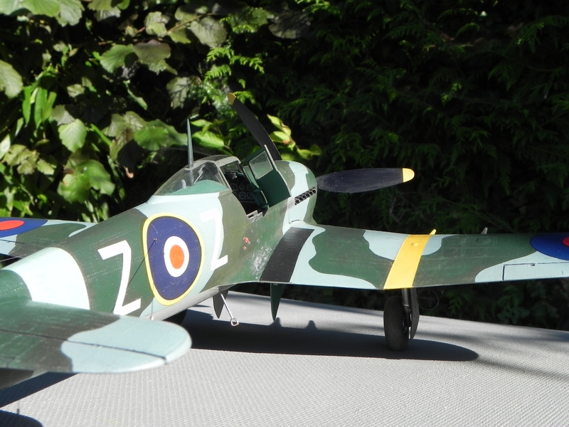 Hawker Hurricane et Hawker Typhoon - Ready for Inspection - Large Scale ...