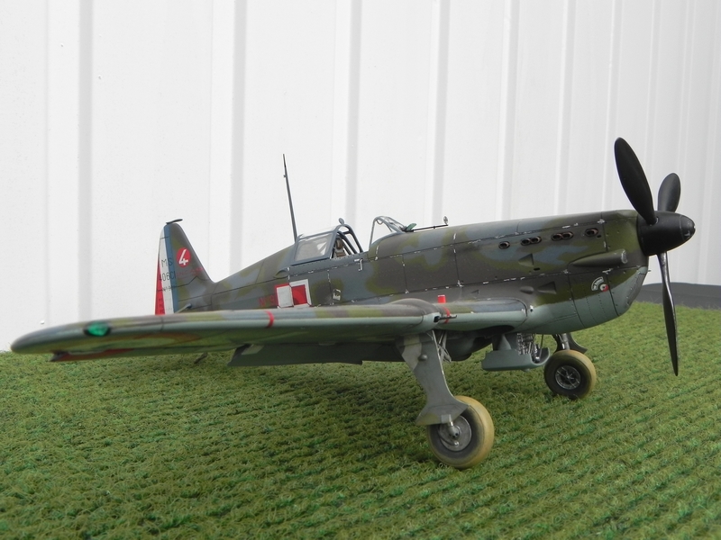 Hawker Hurricane et Hawker Typhoon - Ready for Inspection - Large Scale ...