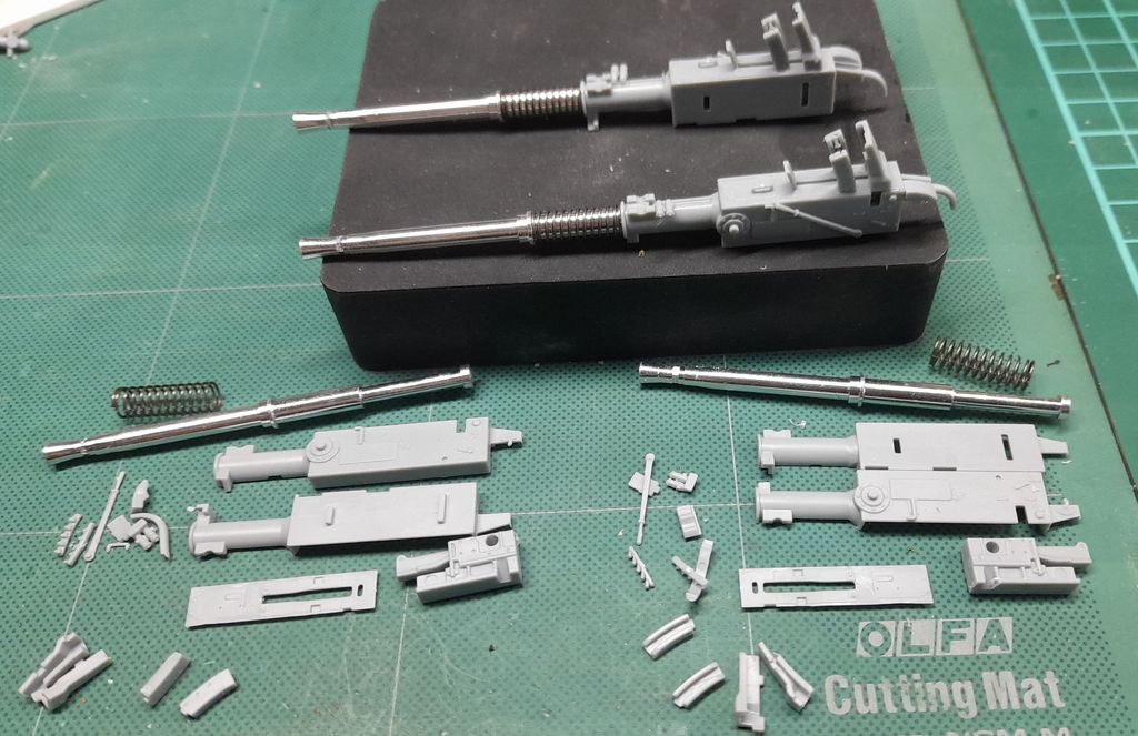 BOM BOM BOM BOM : Affût quadruple Bofors 40mm [ZimiModel 1/35°] de bgire