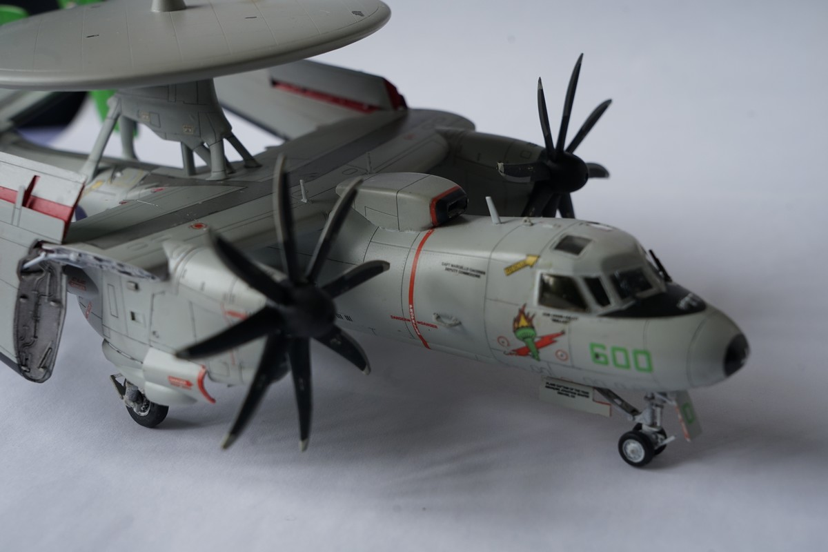 GRUMMAN E 2C HAWKEYE Réf 82300